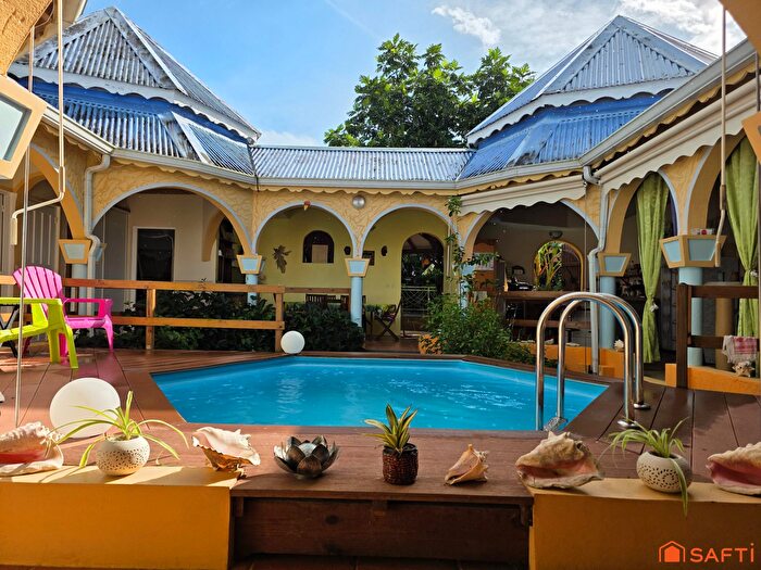 Maison à vendre - Sainte-Rose - 5 pièces - 3 chambres