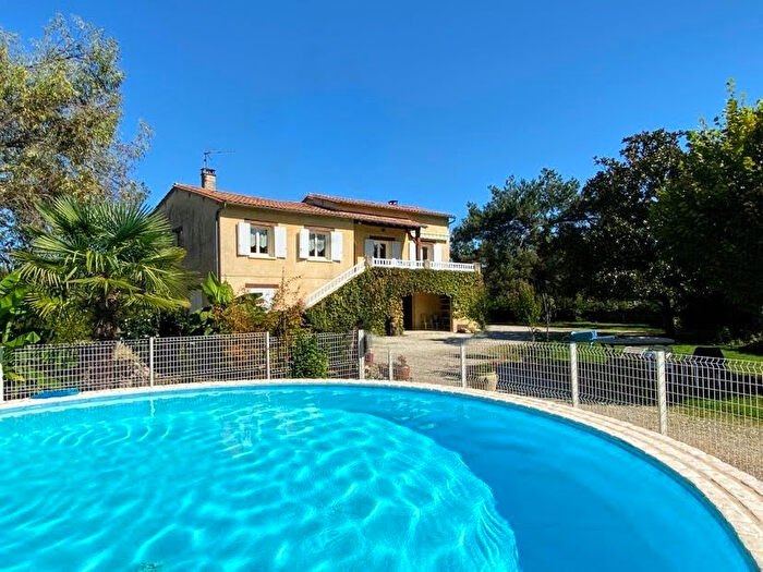 Maison à vendre - Saint-Martial-dAlbarède - 7 pièces - 4 chambres