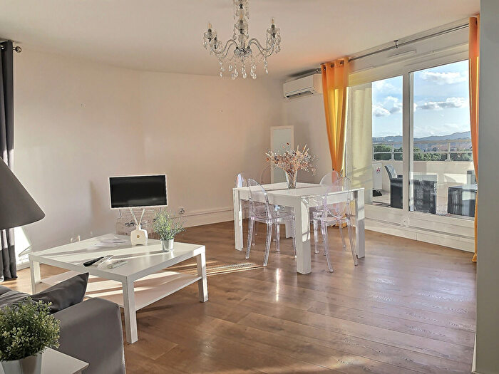 Appartement à louer - Marseille e , Saint-Jérome - 3 pièces - 2 chambres