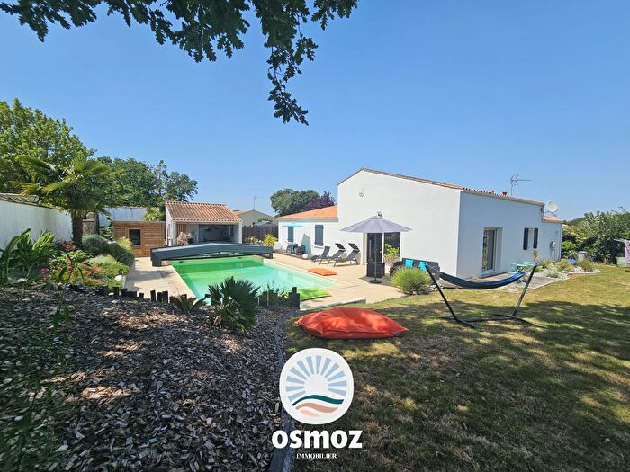 Maison 6 pièces à Sainte-Soulle, à vendre
