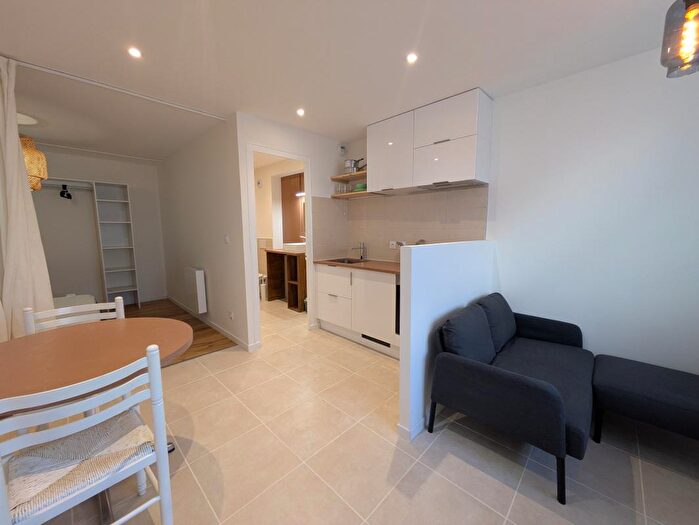 Appartement 1 pièce à louer à Bourgoin-Jallieu, Centre-ville, Pont Saint-Michel