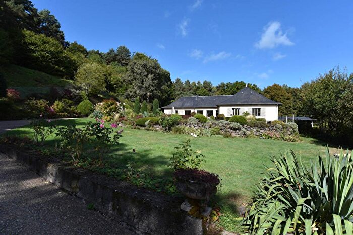 Maison à vendre - Orcines - 9 pièces - 7 chambres