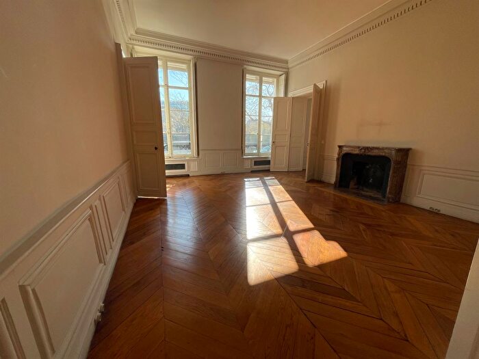Appartement à vendre - Paris e , Les Iles - 6 pièces - 3 chambres