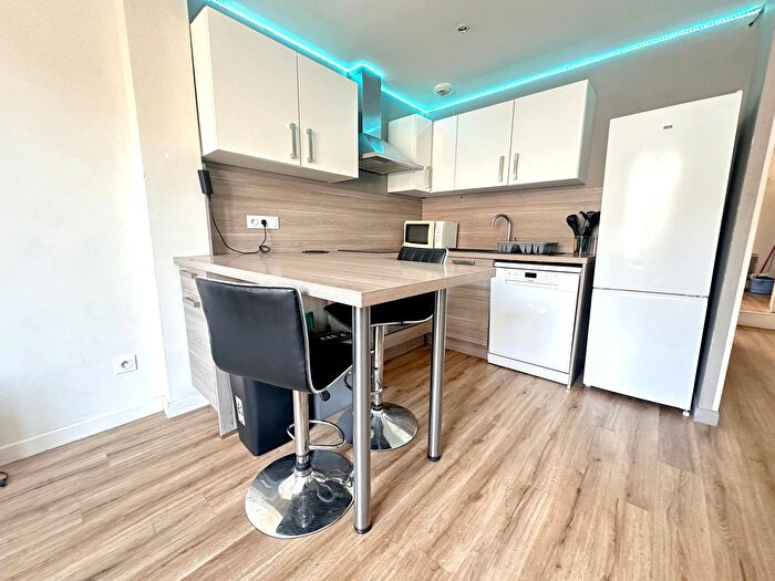 Appartement 2 pièces à Sorgues, Centre-ville, à vendre