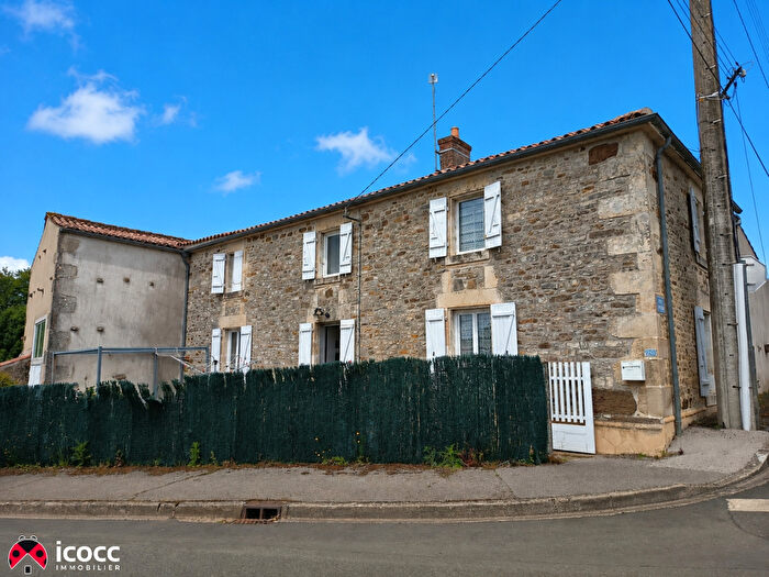 Marsais-Sainte-Radégonde : Maison 6 pièces à vendre