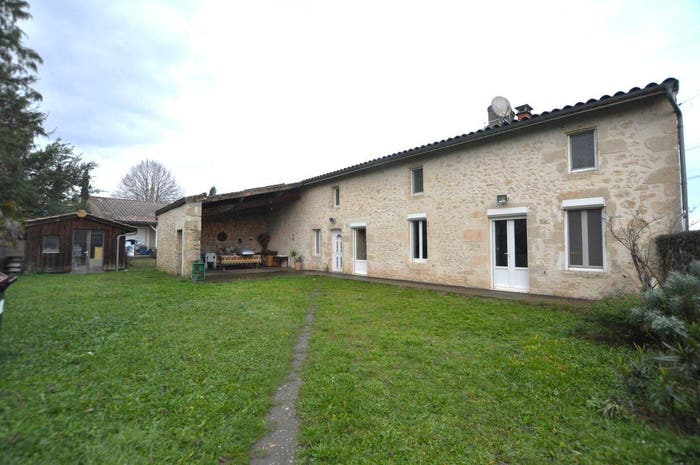 Maison 7 pièces à louer à Illats