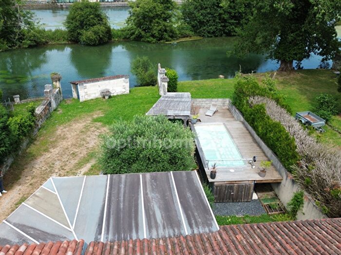 Maison 6 pièces à Magnac-sur-Touvre, à vendre