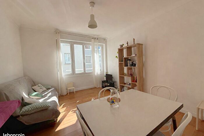 Appartement à vendre - Clermont-Ferrand, Jaude, Fontgiève Saint-Alyre - 3 pièces - 2 chambres