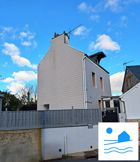 Maison à vendre - Saint-Jouin-Bruneval - 5 pièces - 4 chambres