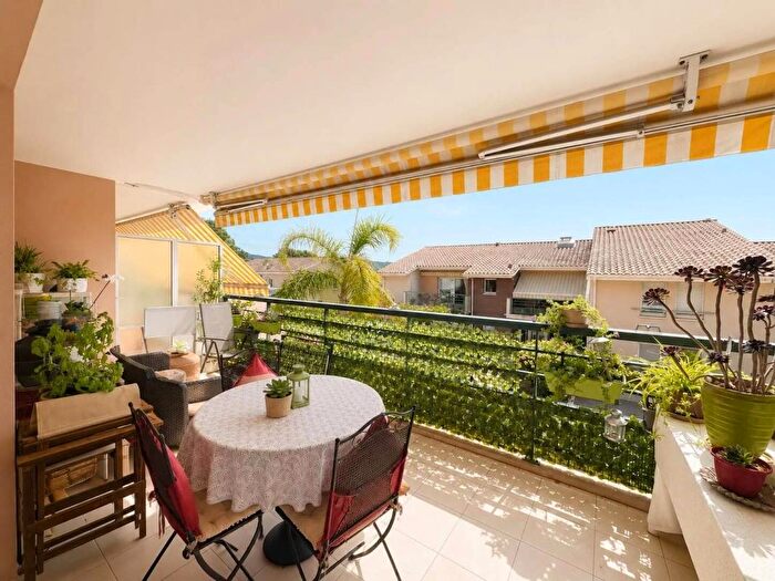 Grasse, Saint-Antoine, Aspres, Plascassier : Appartement 3 pièces à vendre
