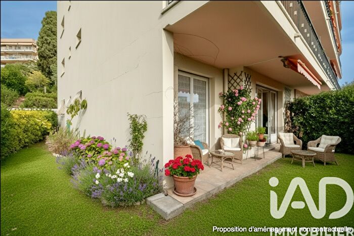 Appartement à vendre - Antibes, Antibes-les-Pins, Trianon, Le Fournel, Peyregoue - 3 pièces - 2 chambres