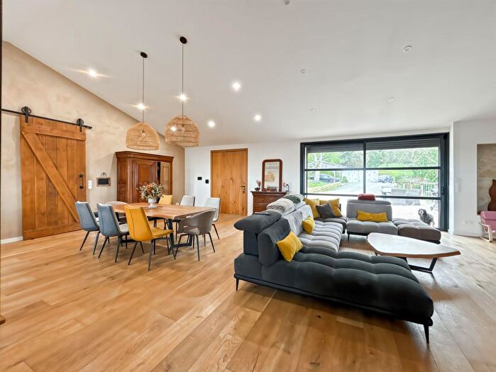 Maison à vendre - Mas-Saintes-Puelles - 6 pièces - 5 chambres