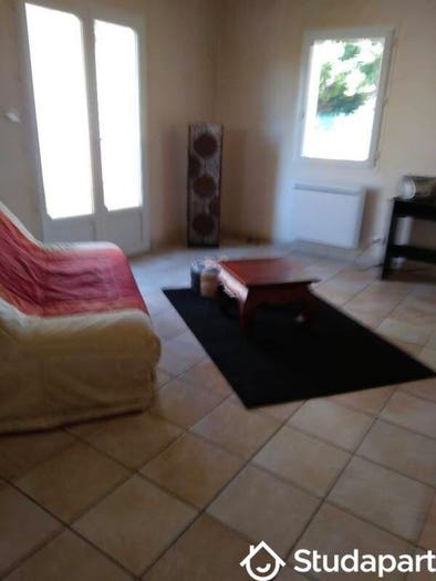 Le Bourg sous la Roche-Rivoli-Courtaisière, La Roche-sur-Yon - Appartement 1 pièce à louer