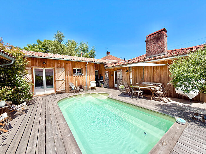 Gujan-Mestras, Centre-ville : Maison 6 pièces à vendre