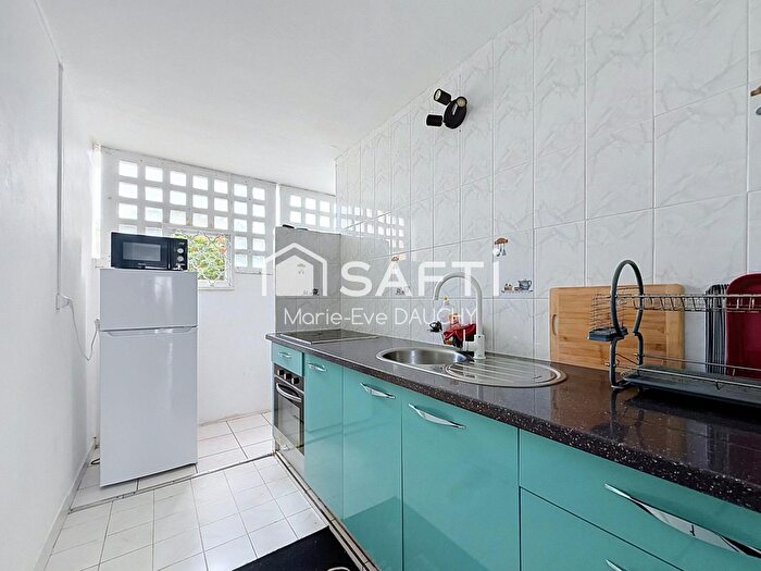 Les Abymes - Appartement 3 pièces à louer