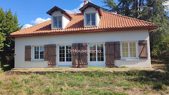Maison 8 pièces à vendre à Gajoubert