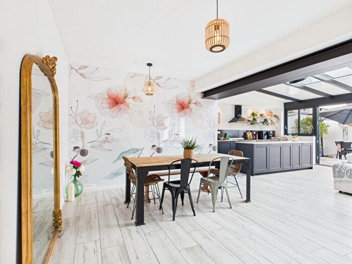 Maison à vendre - Larmor-Plage - 7 pièces - 6 chambres