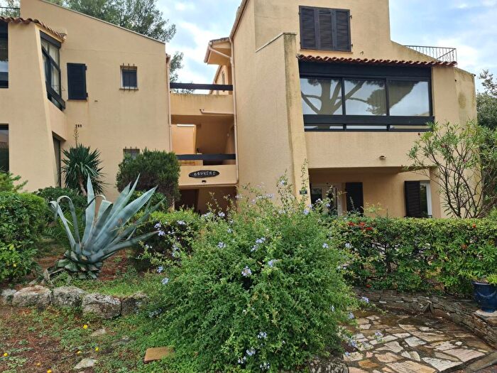 Appartement à louer - Cavalaire-sur-Mer, Centre-ville - 1 pièce