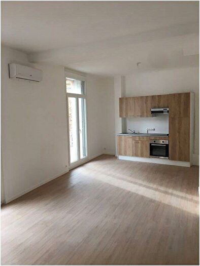Appartement à louer - Emile Zola, Béziers - 4 pièces - 2 chambres