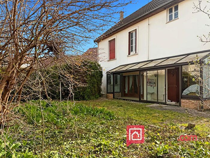 Maison 15 pièces à Essoyes, à vendre