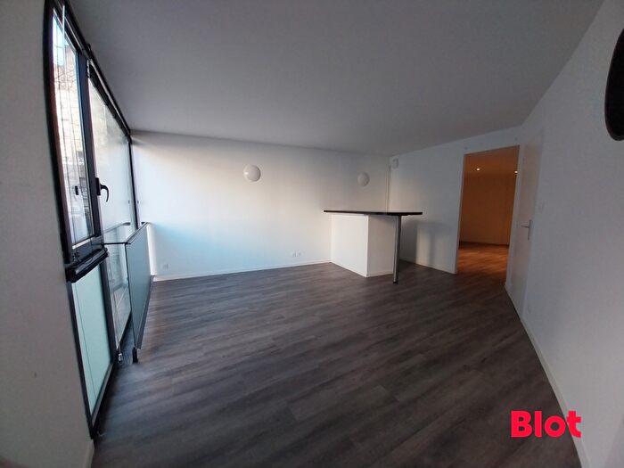 Appartement à louer - Quartiers Centre, Centre-ville - 1 pièce