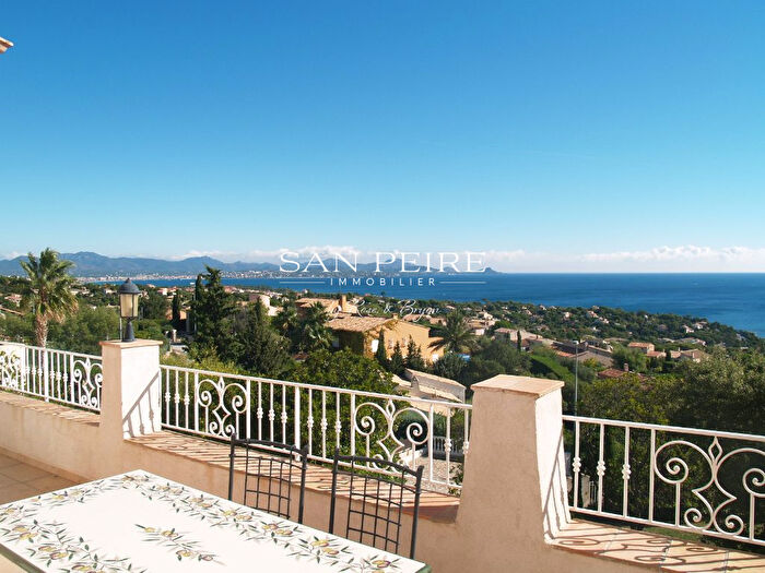 Maison 9 pièces à Roquebrune-sur-Argens, à louer