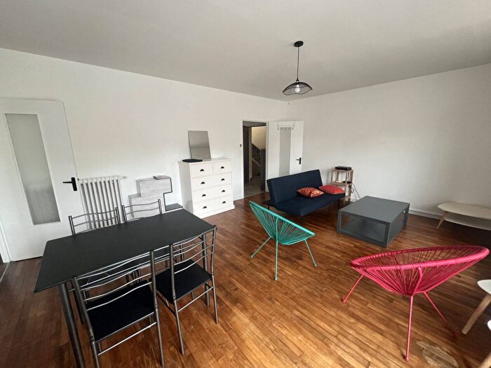 Europe, Brest : Appartement 4 pièces à louer