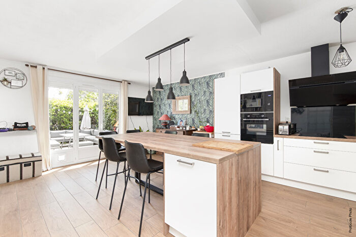 Maisons à vendre et appartements à louer - 1