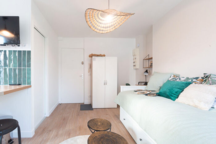 Appartement à louer - Montereau-Fault-Yonne, Ville basse - 1 pièce