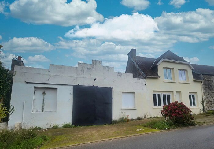 Maison à vendre - Poullaouen - 5 pièces - 3 chambres