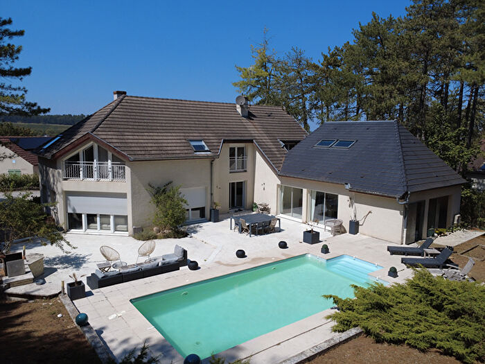 Maison 10 pièces à Dijon, Montagne Sainte-Anne, à vendre