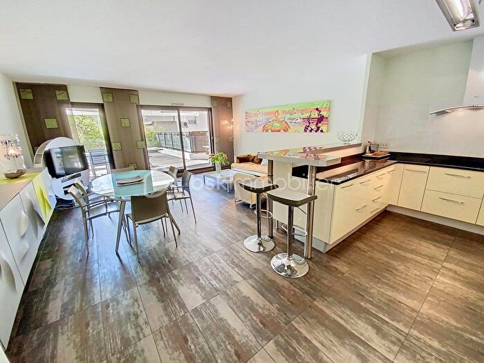 Appartement à vendre - Cannes, Centre-ville - 4 pièces - 3 chambres