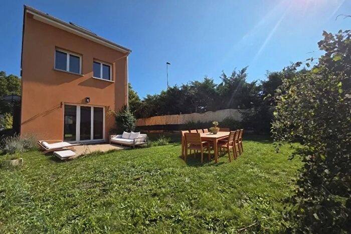 Maison à vendre - Chatou, Ouest - 4 pièces - 3 chambres