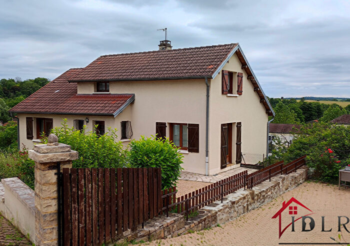 Maison 4 pièces à Bourbonne-les-Bains, à vendre