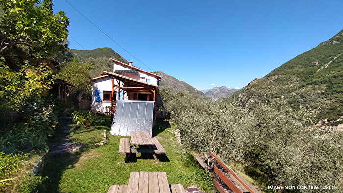 Maison à vendre - Breil-sur-Roya - 6 pièces - 5 chambres