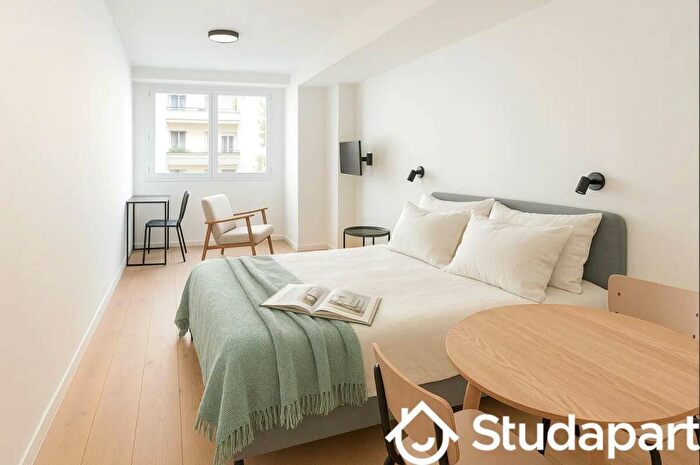 Appartement à louer - Centre Ville, Clichy - 1 pièce