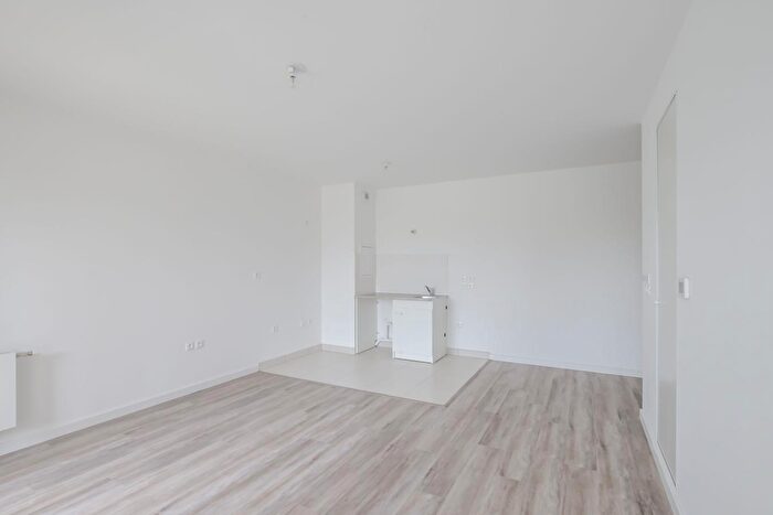 Appartement à louer - Livry-Gargan, LAbbaye - 3 pièces - 2 chambres