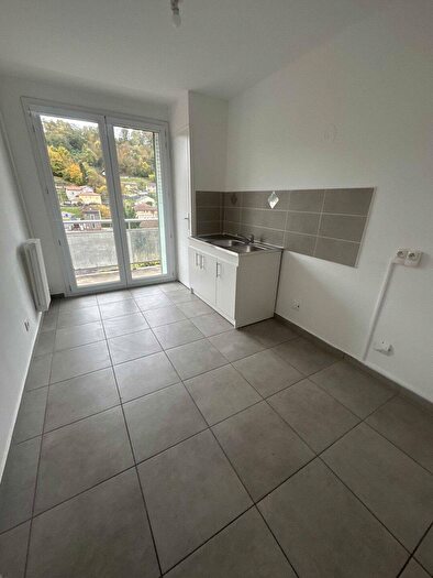 Appartement à louer - Centre Ville Est, Bourgoin-Jallieu - 4 pièces - 3 chambres