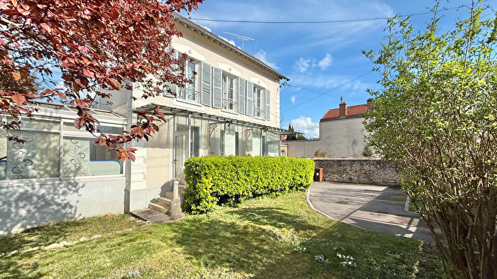 Maison à vendre - Corbeil-Essonnes, Centre-ville - 5 pièces - 3 chambres