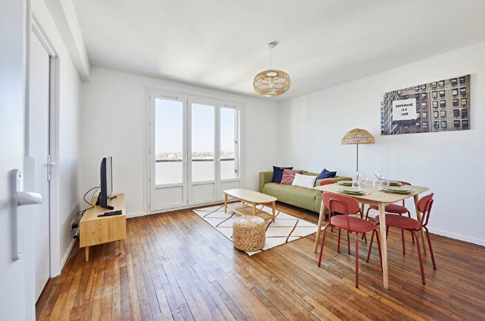 Appartement à louer - Quartiers Sud-Ouest, Sainte-Thérèse - 4 pièces - 3 chambres