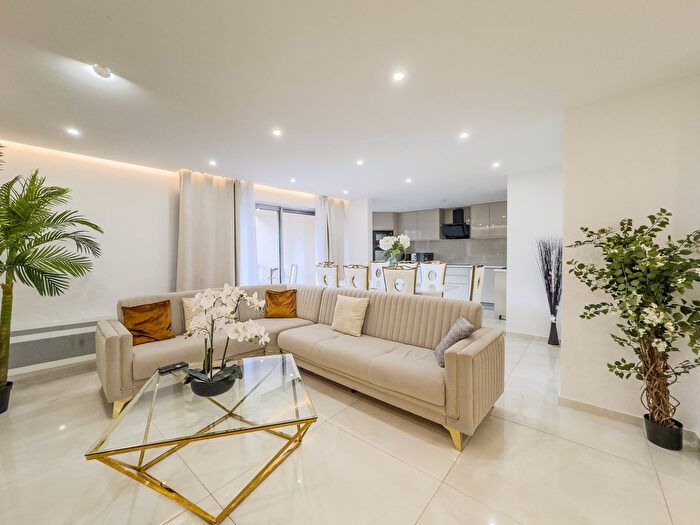 Appartement à vendre - Courbevoie, Bécon - 5 pièces - 4 chambres