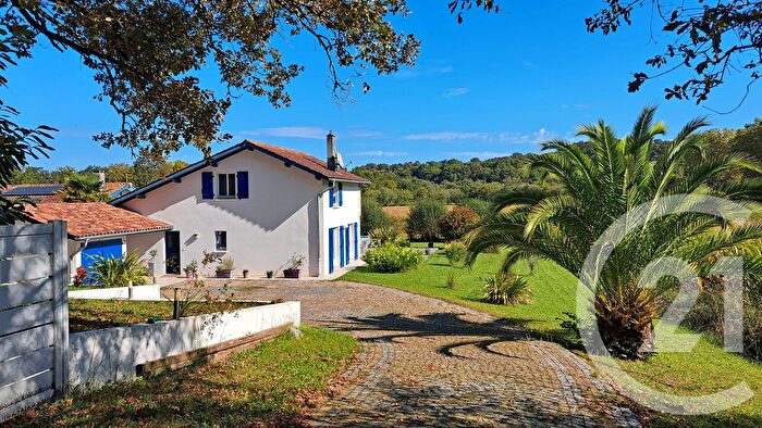 Maison à vendre - Bassussarry - 6 pièces - 4 chambres