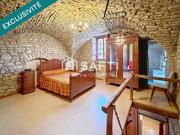 Maison 4 pièces à vendre à Verges