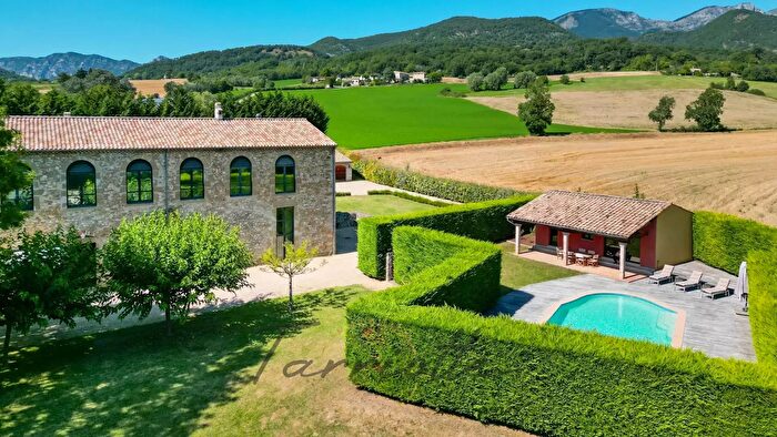 Maison à vendre - Bourdeaux - 10 pièces - 7 chambres