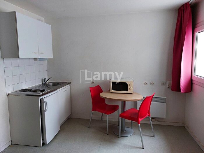 Appartement à louer - Descartes, Champs-sur-Marne - 1 pièce
