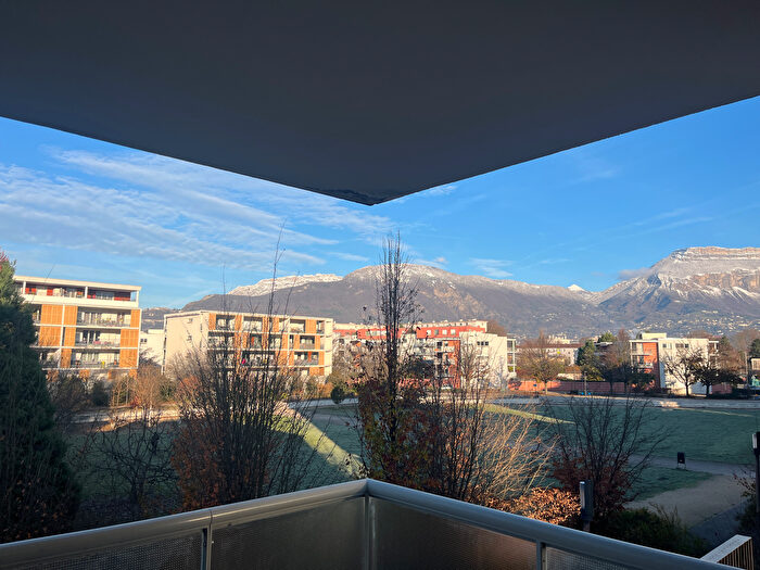 Appartement à louer - Saint-Martin-dHères - 3 pièces - 2 chambres