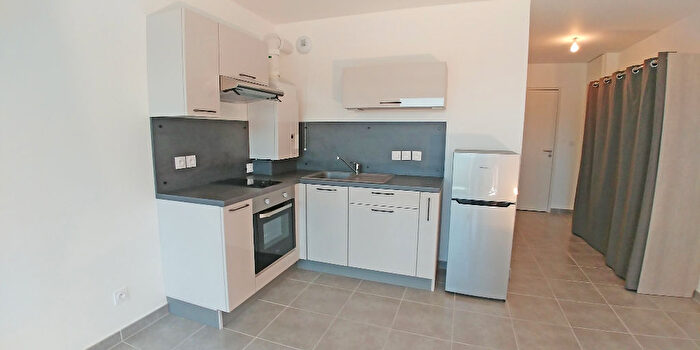 Appartement à louer - Bourg-en-Bresse, Croix Blanche, Près de Brou, Alagnier - 1 pièce