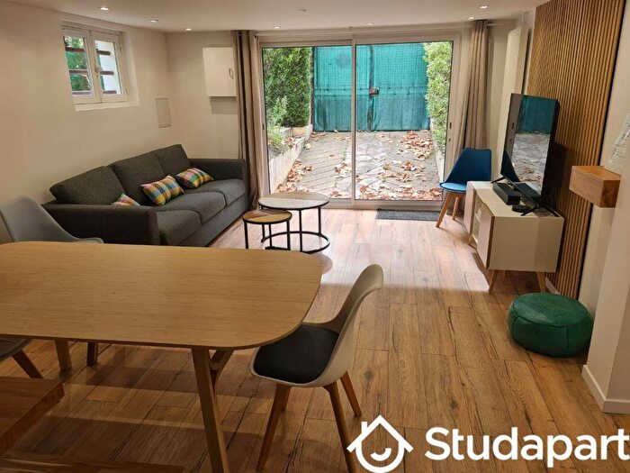 Centre, Nanterre : Appartement 1 pièce à louer