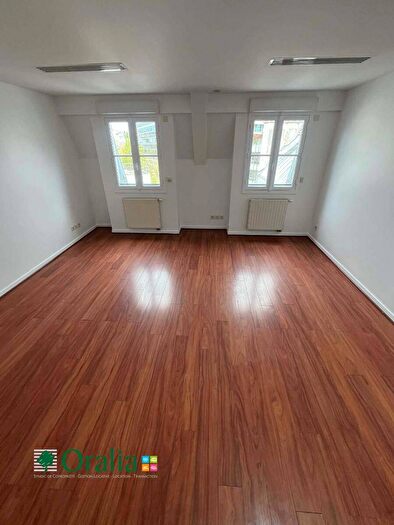 Appartement à louer - Parc Monceau, Paris ème arrondissement - 3 pièces - 2 chambres