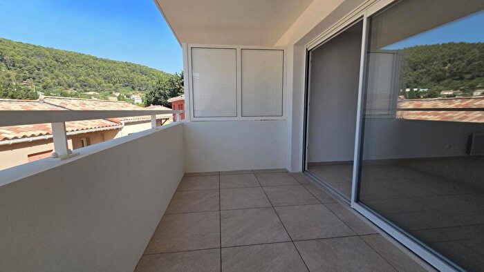 Appartement à louer - Sainte Christine, Solliès-Pont - 2 pièces - 1 chambre